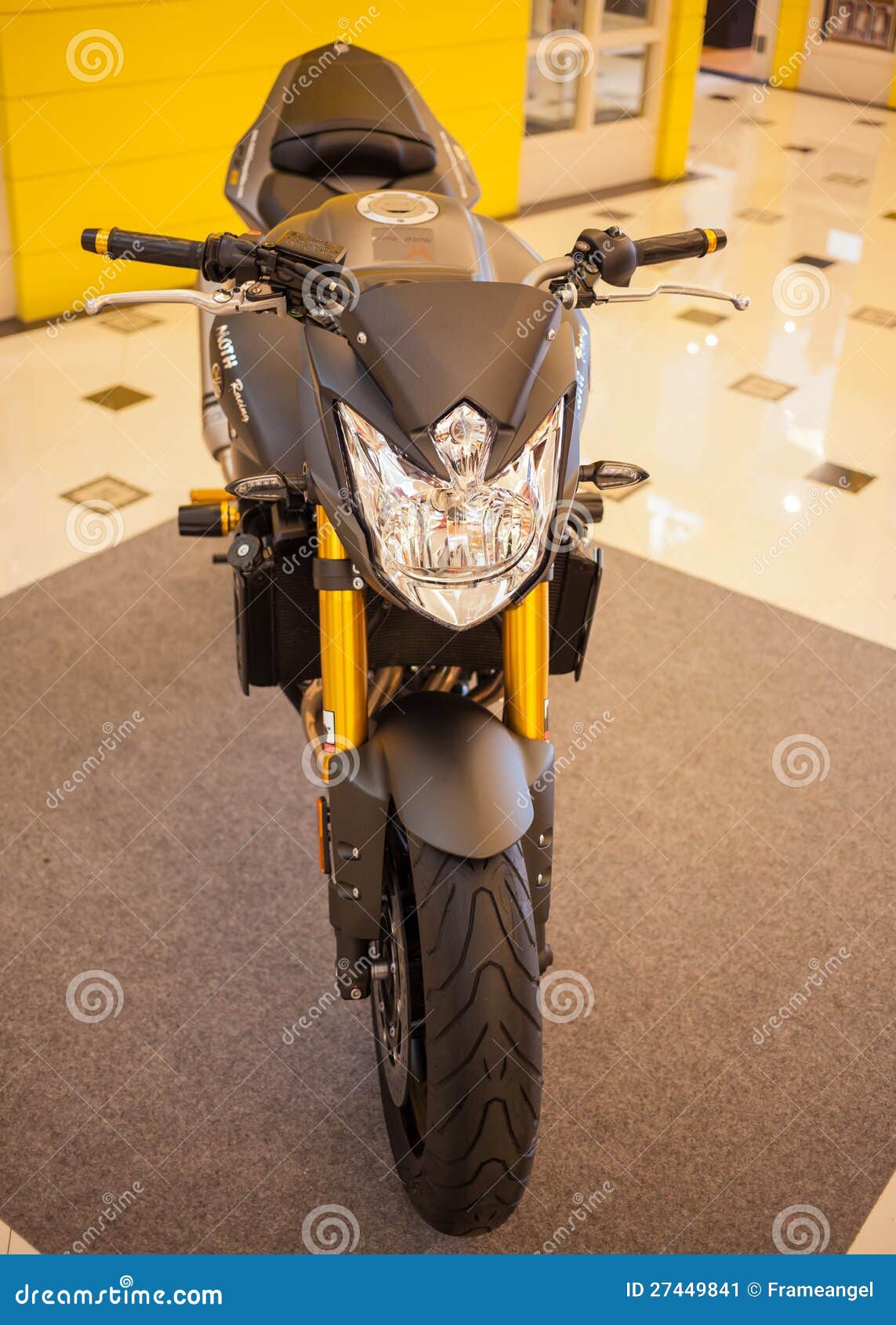 Yamaha FZ8 En La Visualización Foto editorial - Imagen de raza, moderno ...