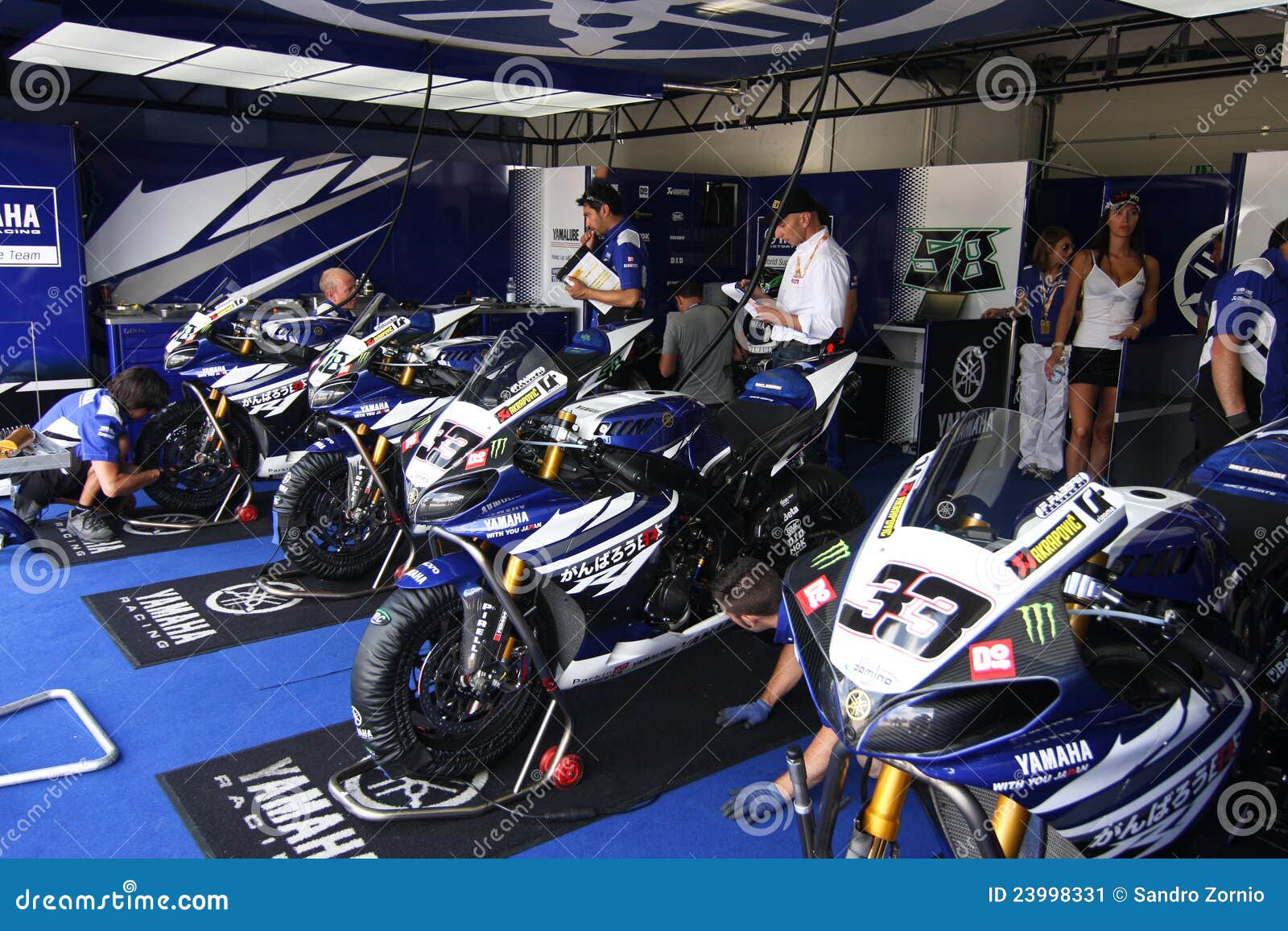 Yamaha YZF R1 SBK Racing Team Editorial Photo - Image of official ...