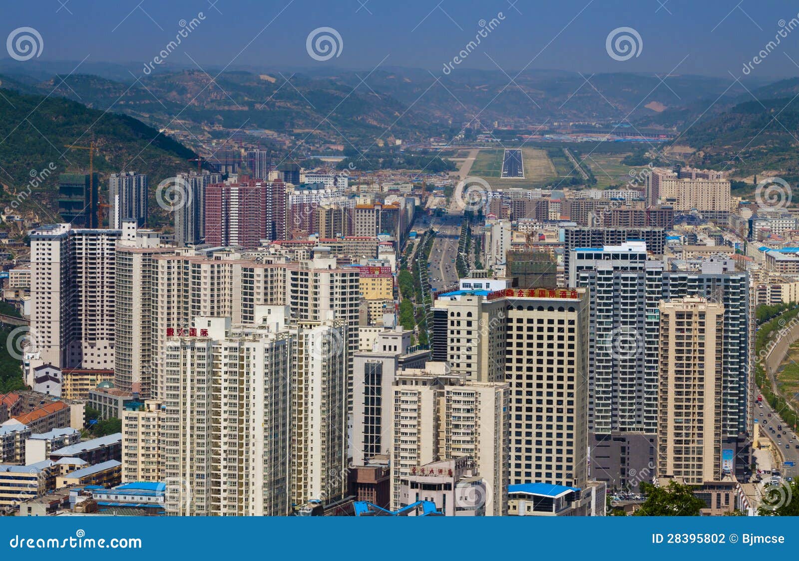 Yanan city editorial photography. Image of light, road - 28395802