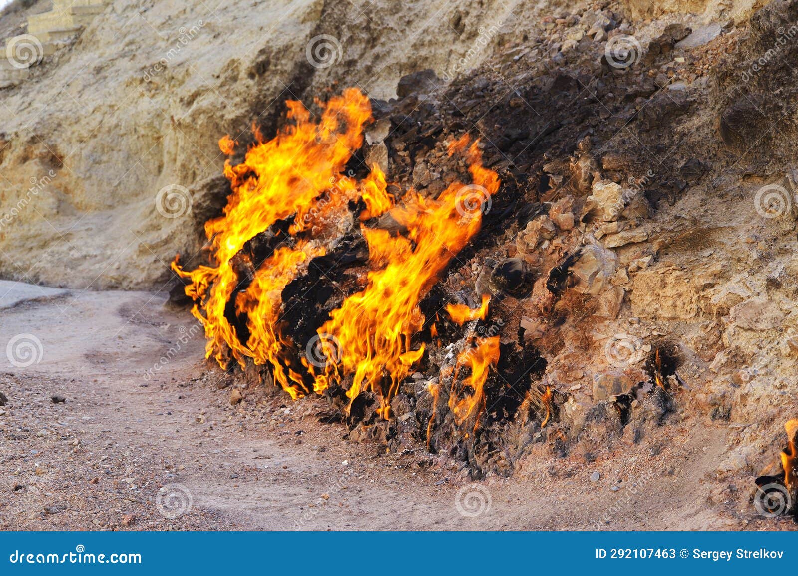 Yanar Dag Natural Fire in Azerbaijan Stock Image - Image of scene ...
