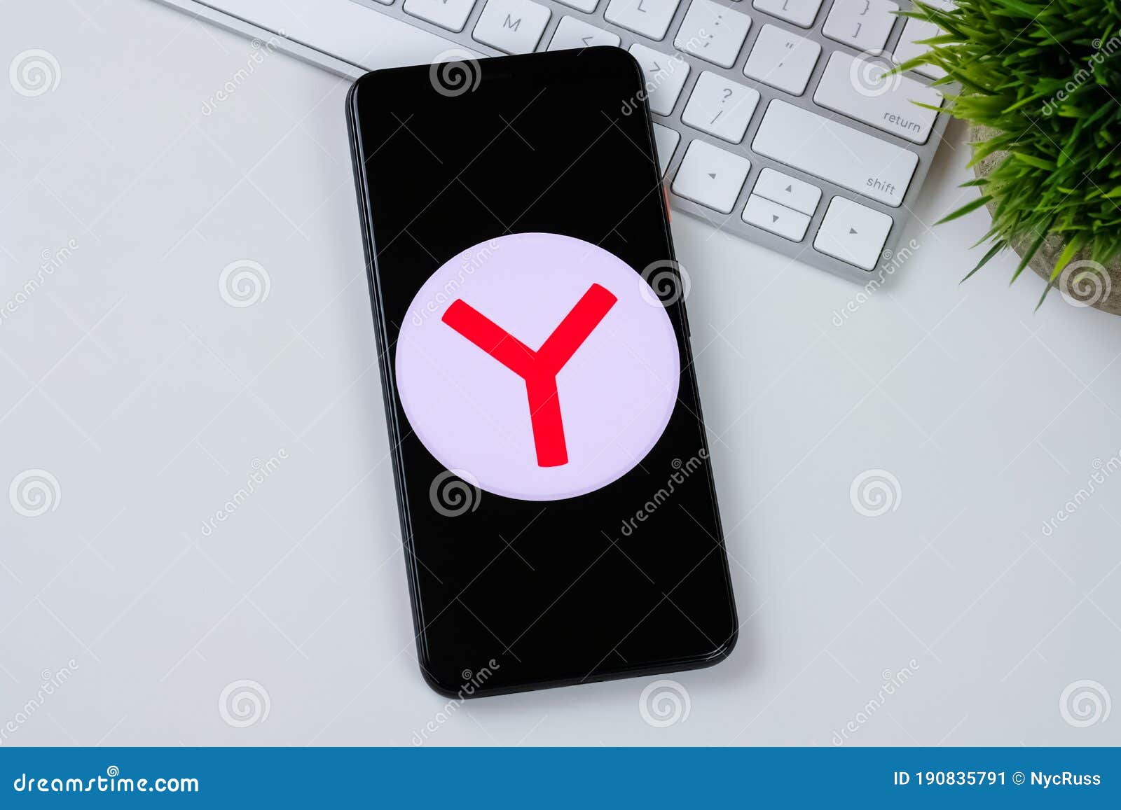Yandex Browser App Logo on a Smartphone Screen. Editorial Photo - Image ...