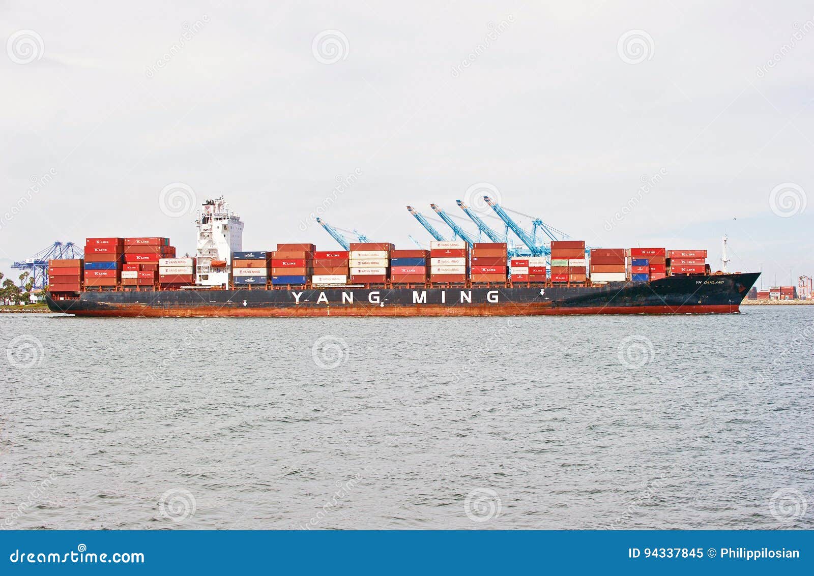 Yang Ming Cargo Container Ship Redactionele Afbeelding - Afbeelding ...