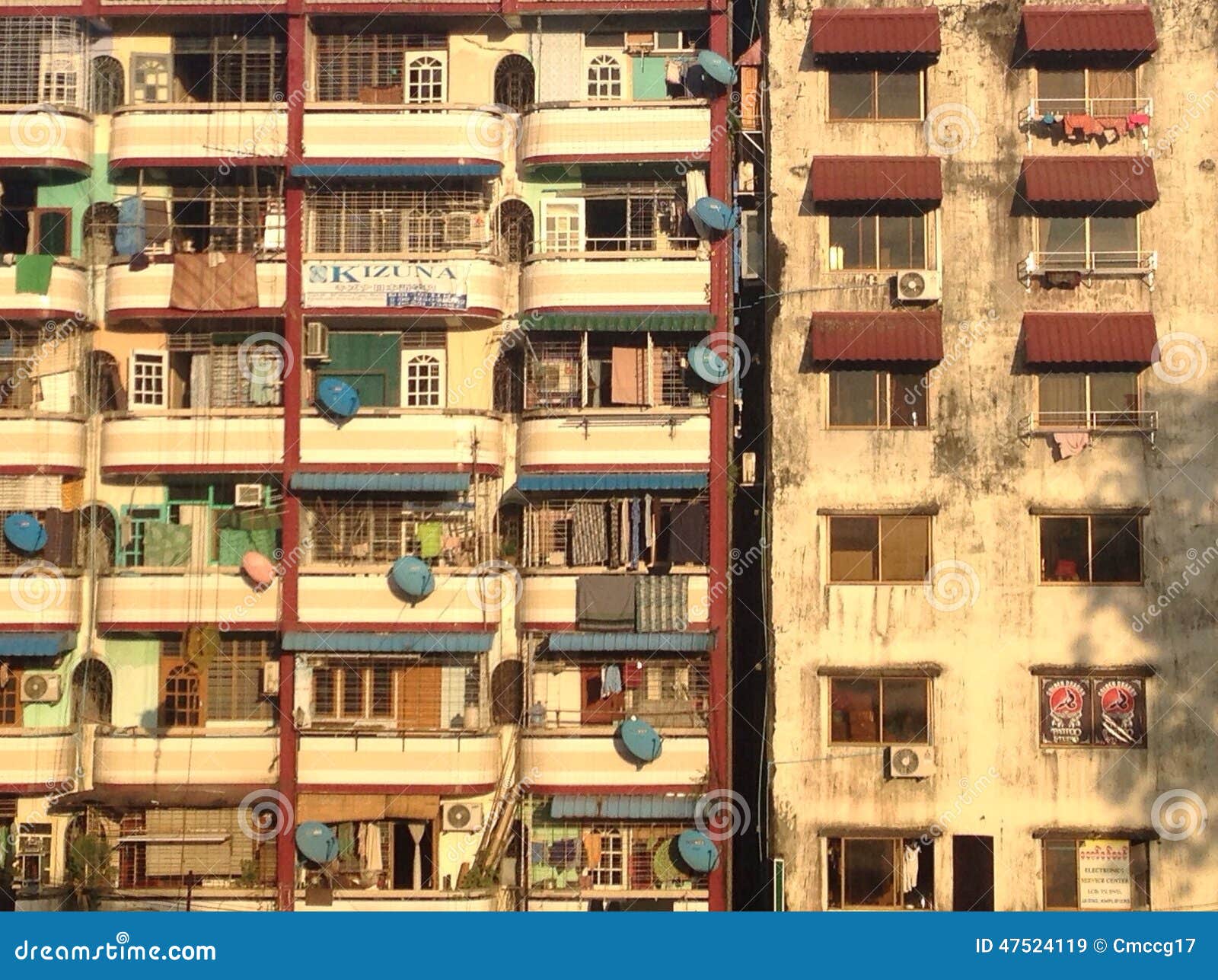 Yangon building editorial stock image. Image of city - 47524119