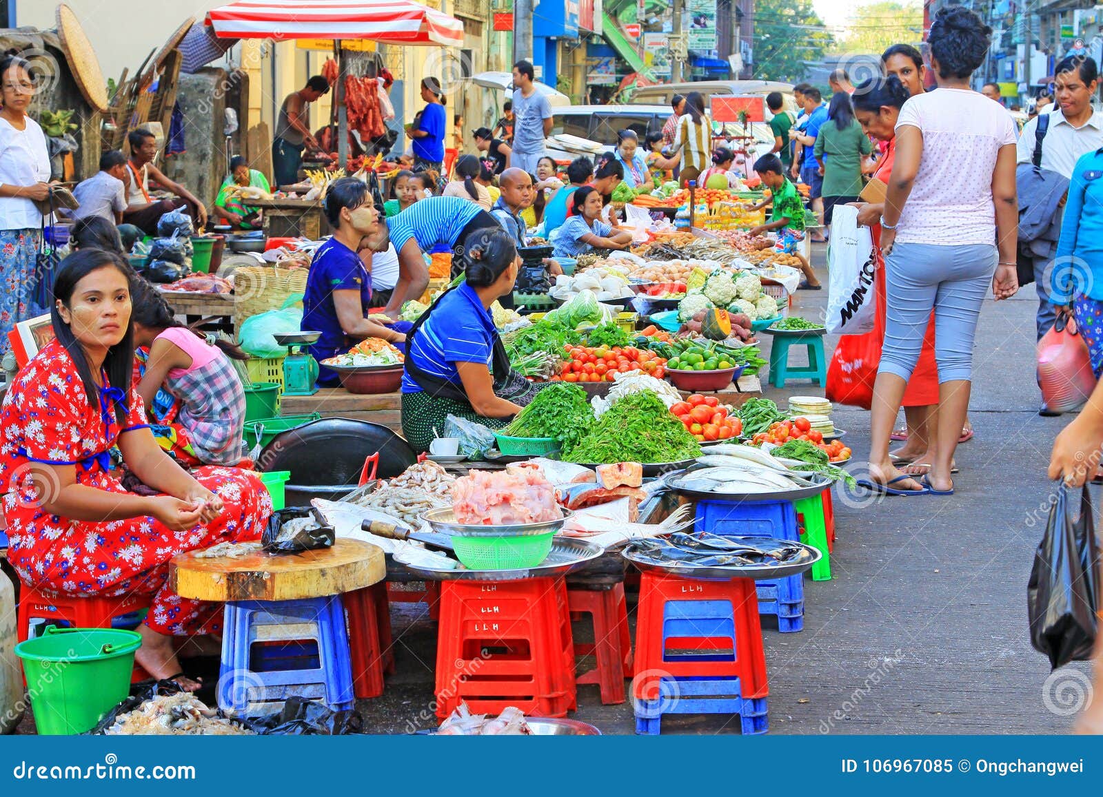 Yangon Street Vendors, Myanmar Editorial Image - Image of bazaar ...