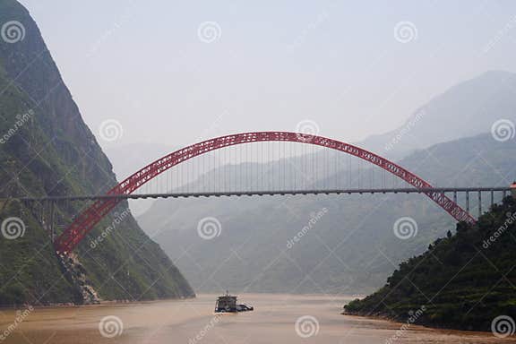 Yangtze river stock photo. Image of gorges, upstream, yellow - 7122896