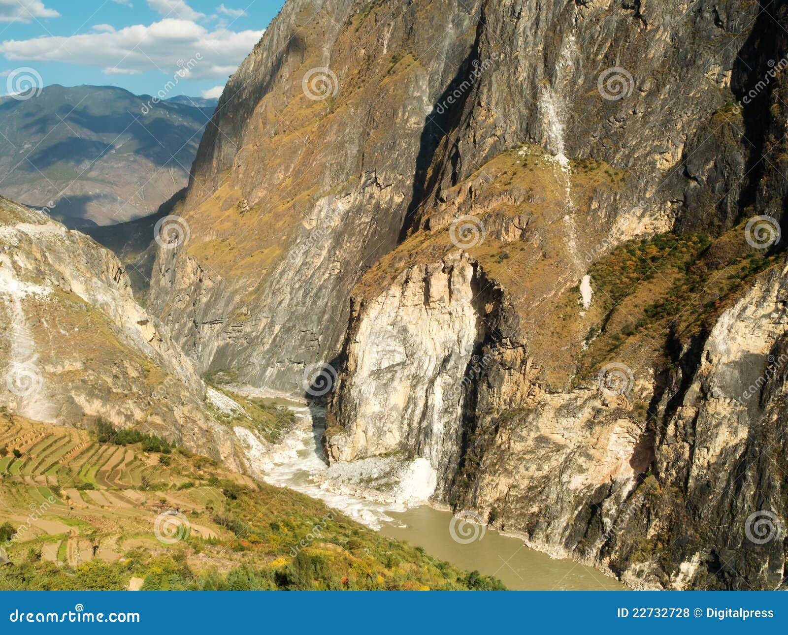 Yangtze River in Yunnan, China Stock Photo - Image of yangtze, travel ...