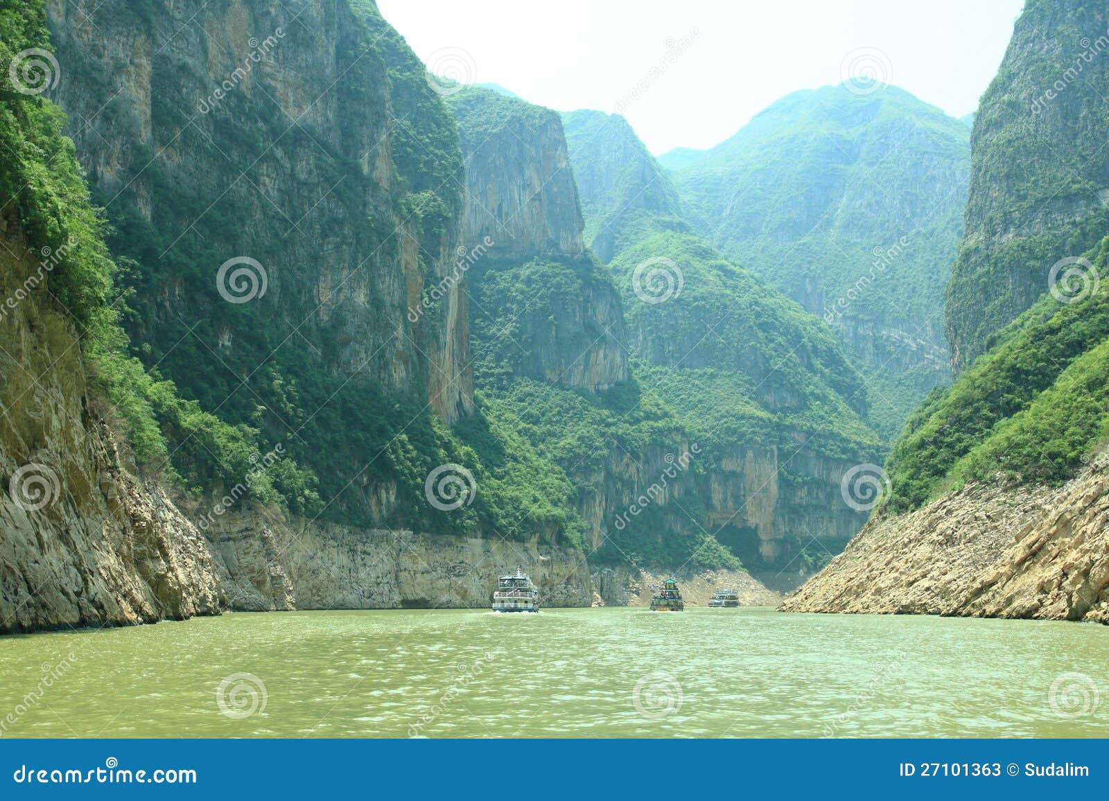 Yangzi river stock image. Image of panoramic, scenery - 27101363