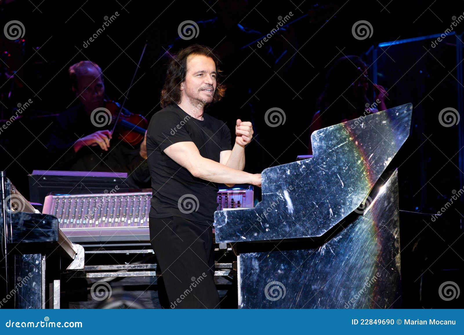Yanni editorial image. Image of self, yanni, performed - 22849690