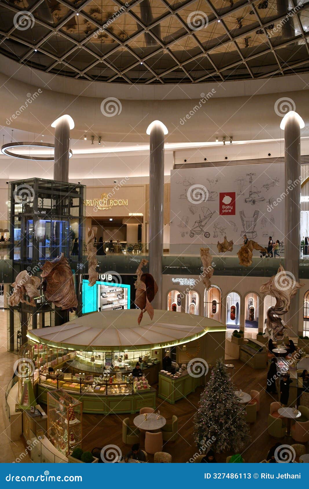 Yas Mall on Yas Island in Abu Dhabi, UAE Editorial Stock Photo - Image ...