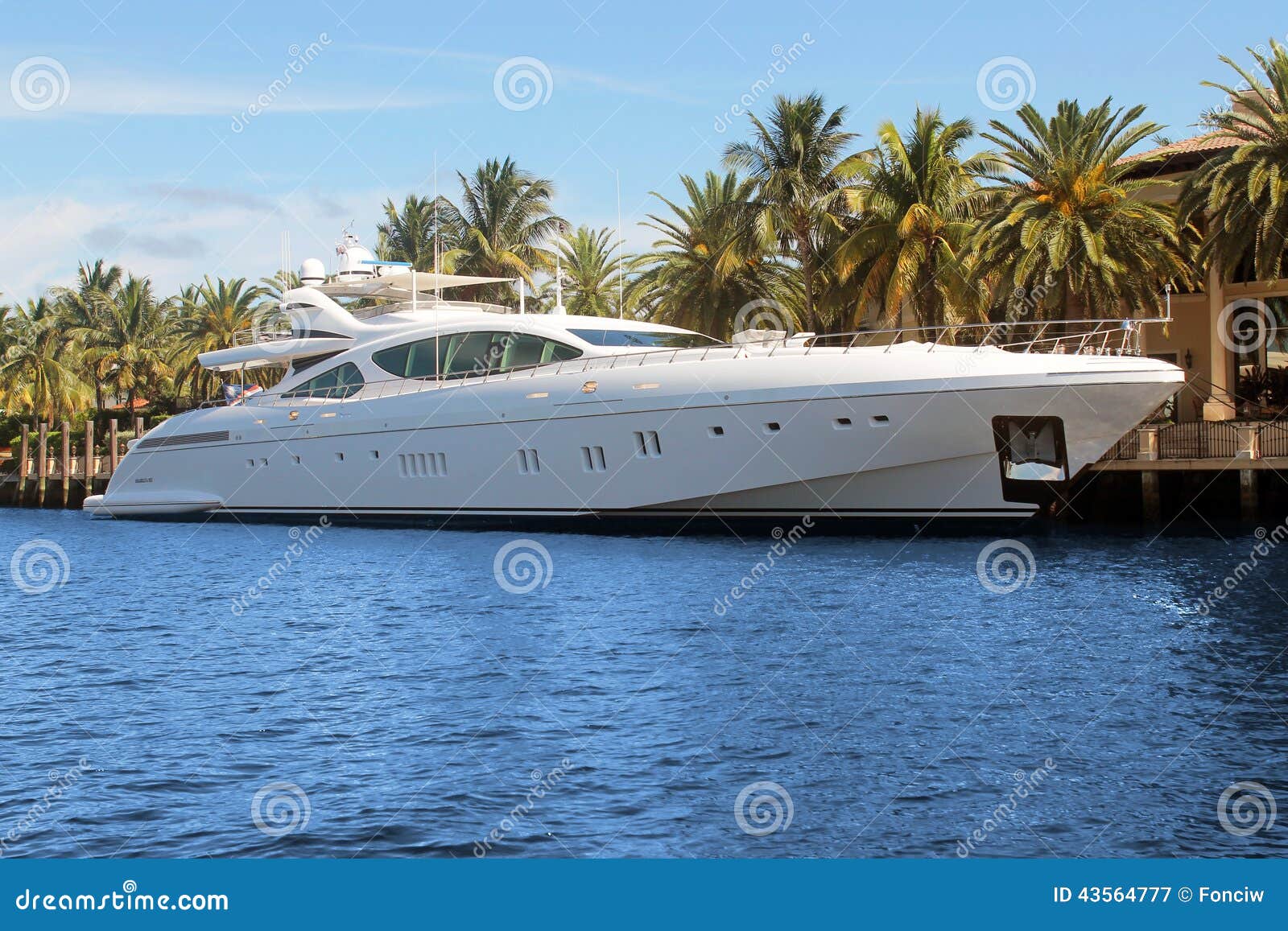 Yate de lujo imagen de archivo. Imagen de cruceros, miami - 43564777