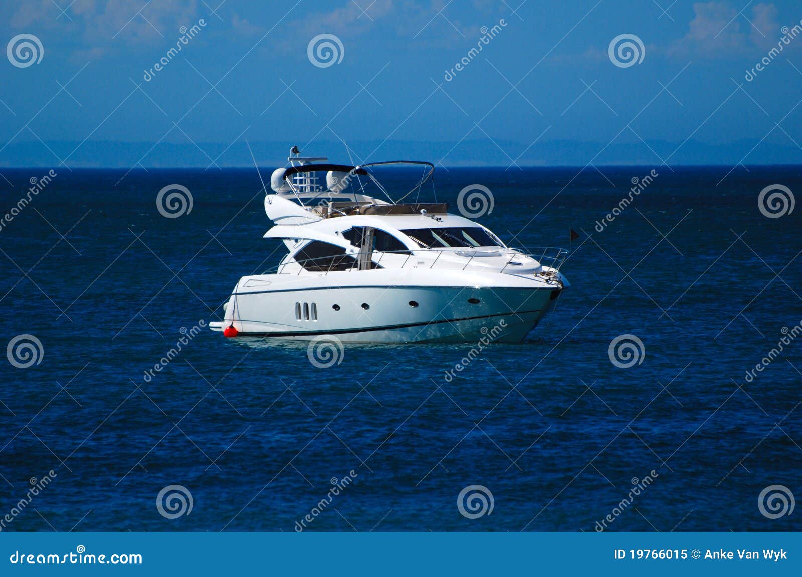 Yate lujoso imagen de archivo. Imagen de blanco, horizontal - 19766015