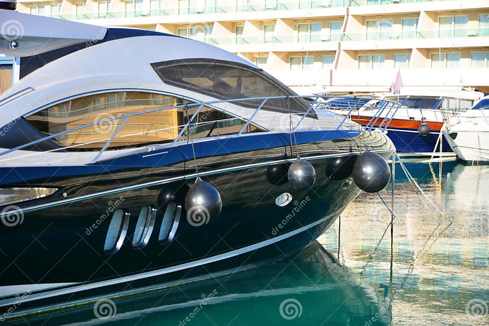 Yate negro imagen de archivo. Imagen de aboard, recorrido - 37251131