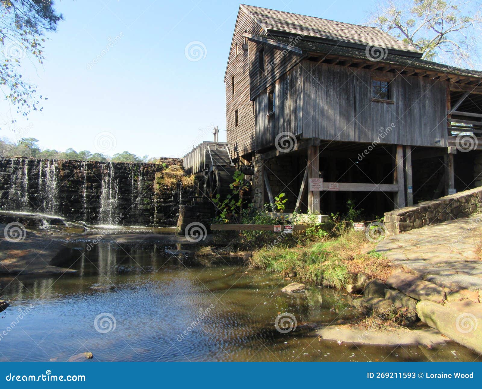 Yates Mill in North Carolina Stock Image - Image of water, house: 269211593