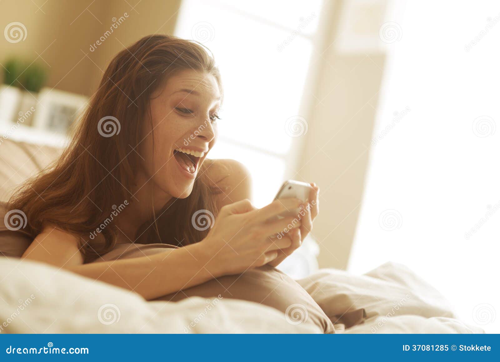 ¡Yeahhh!!! imagen de archivo. Imagen de abajo, atractivo - 37081285