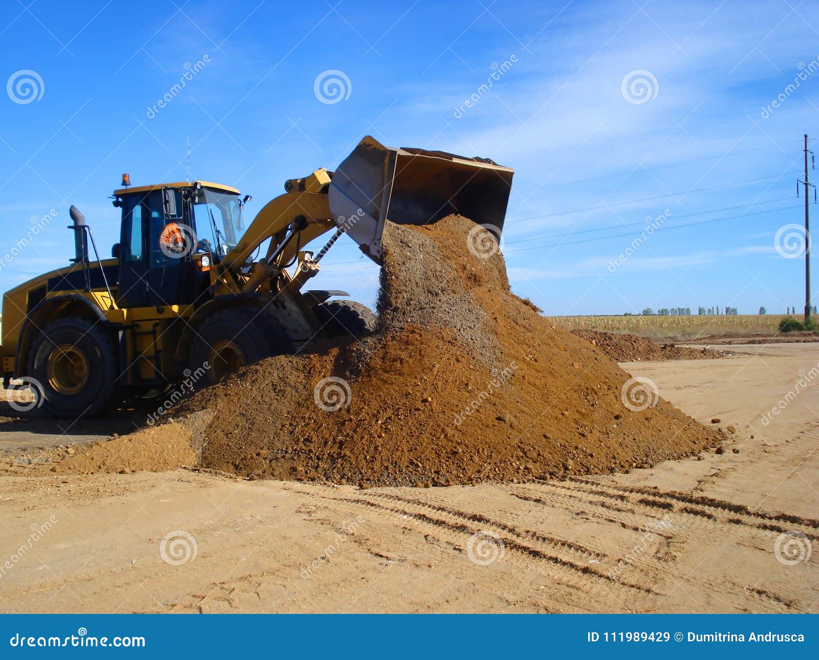 Yellow big loader editorial stock image. Image of earth - 111989429