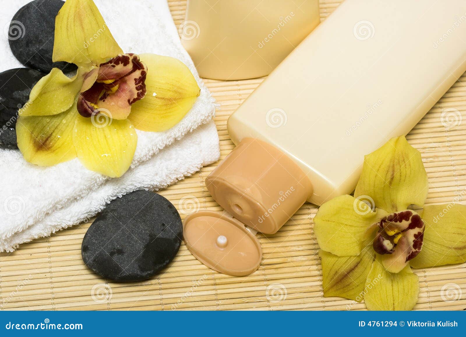 Yellow bottle of shampoo stock photo. Image of herbs, health - 4761294