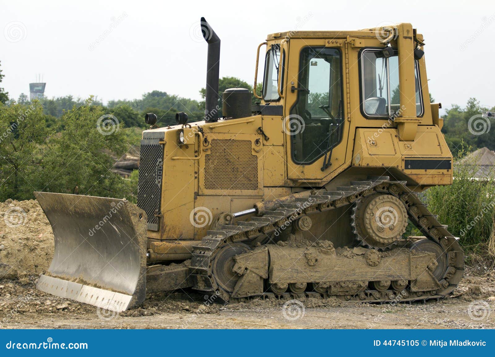 Yellow Bulldozer stock image. Image of dredger, excavating - 44745105