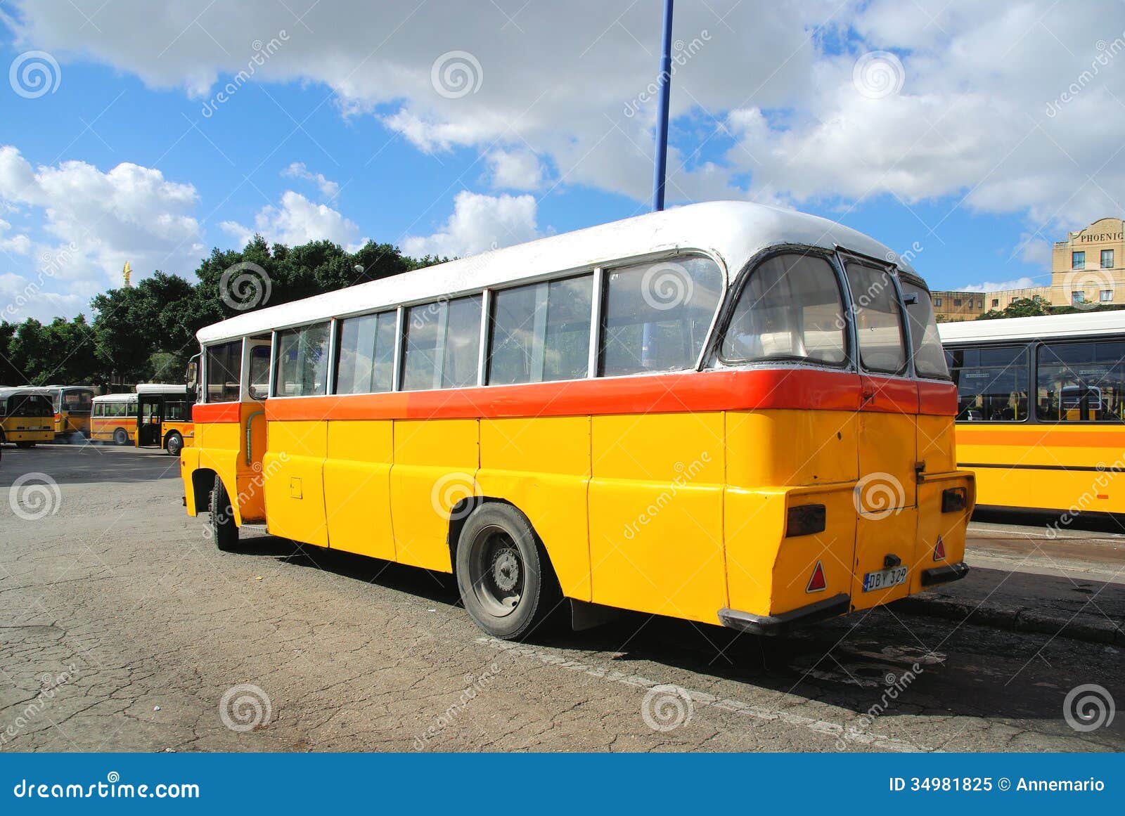 Yellow buses in Malta editorial image. Image of ancient - 34981825