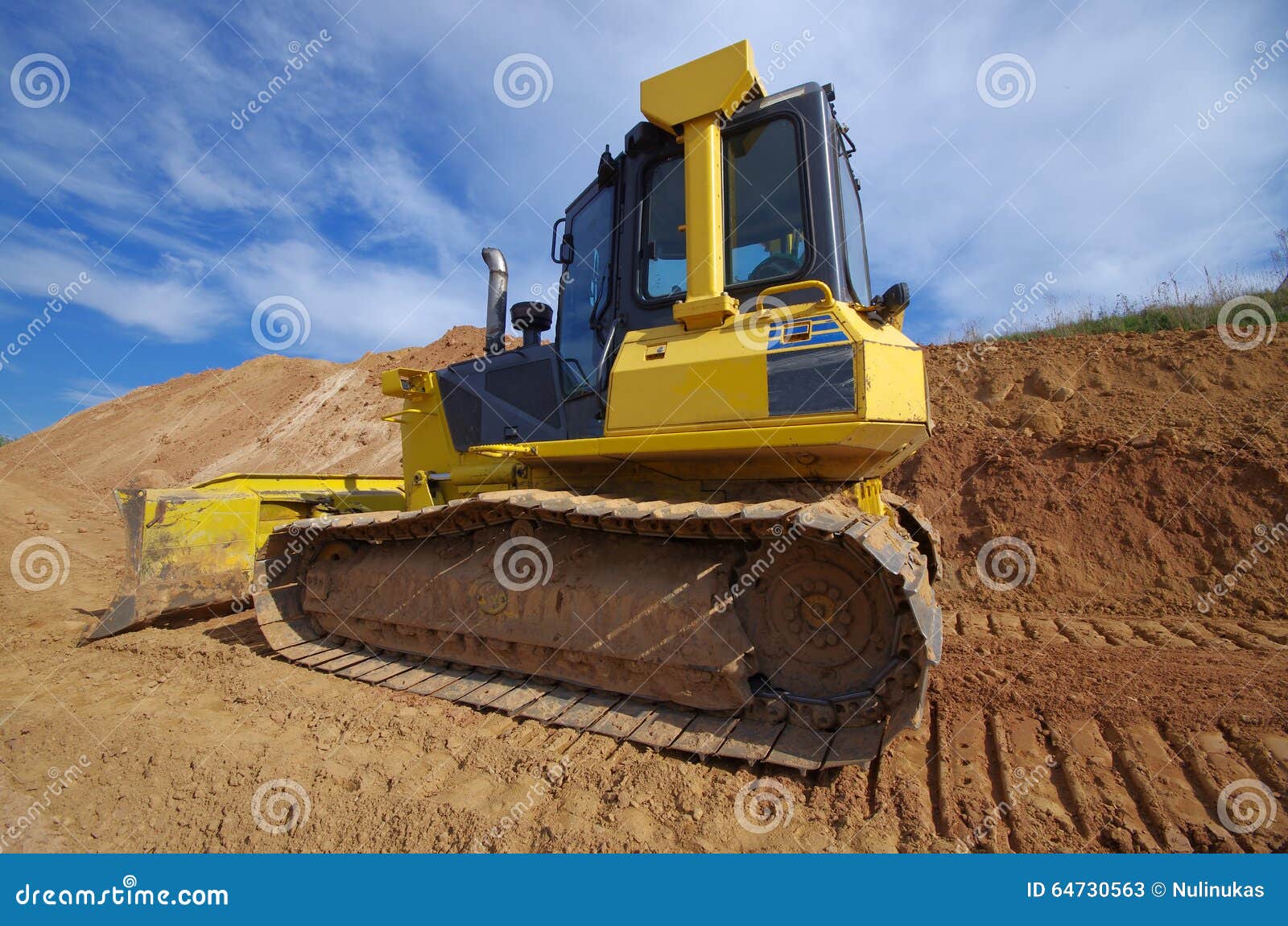 Yellow Construction Bulldozer Stock Image - Image of bulldozer, dirt ...