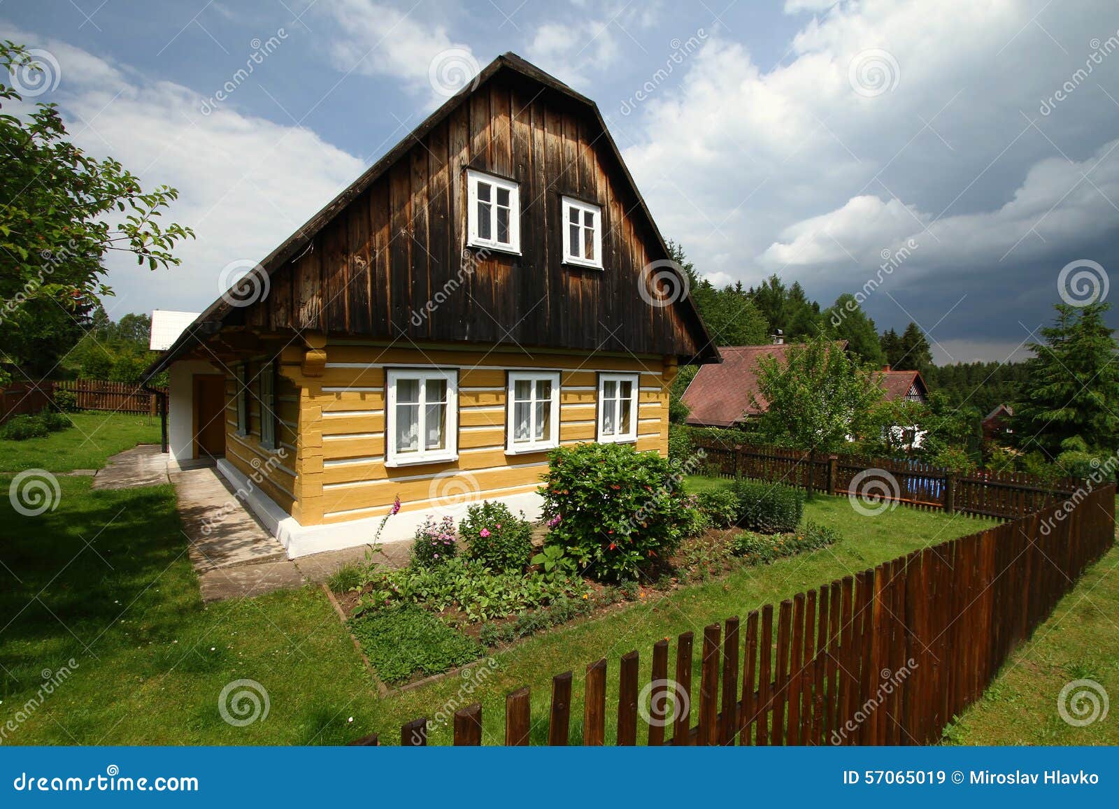 Yellow cottage stock image. Image of window, retirement - 57065019
