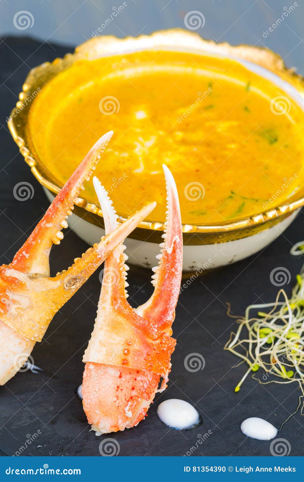 Yellow Crab Spider Stock Photography | CartoonDealer.com #100252280