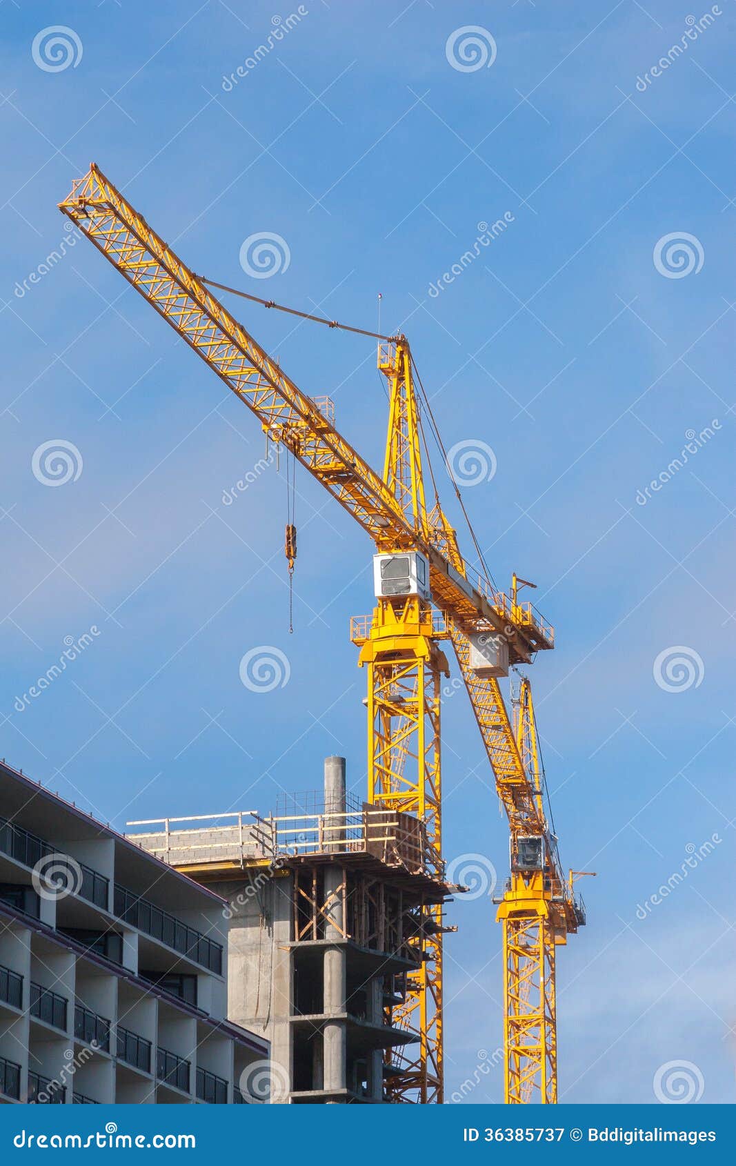 Yellow Crane stock image. Image of industry, structure - 36385737