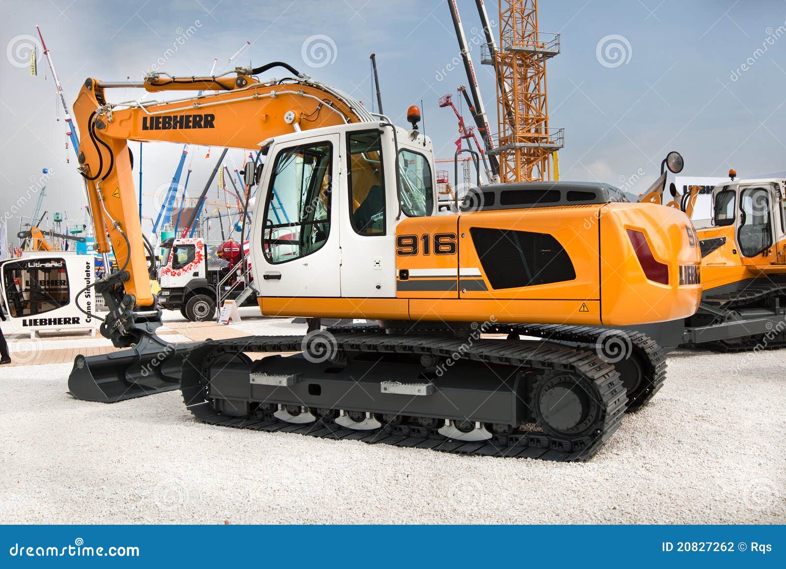 Yellow diesel excavator editorial photography. Image of gray - 20827262