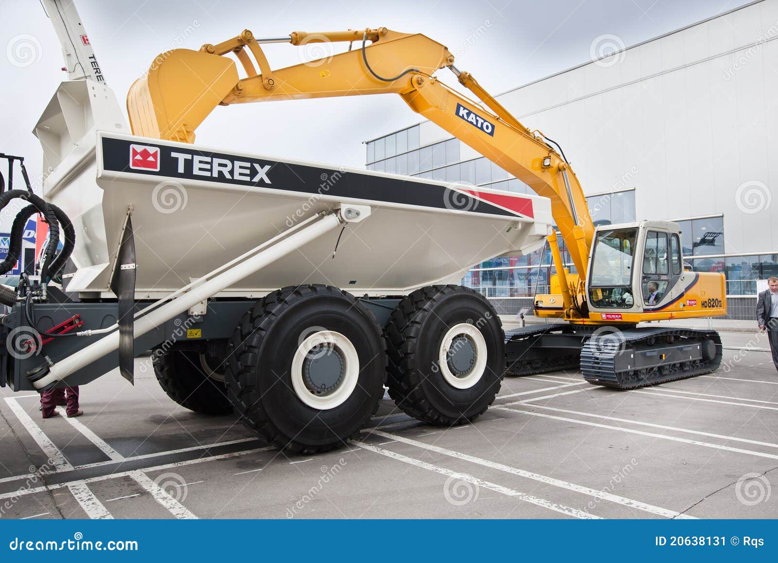 Yellow Diesel Excavator and Lorry Editorial Photo - Image of color ...
