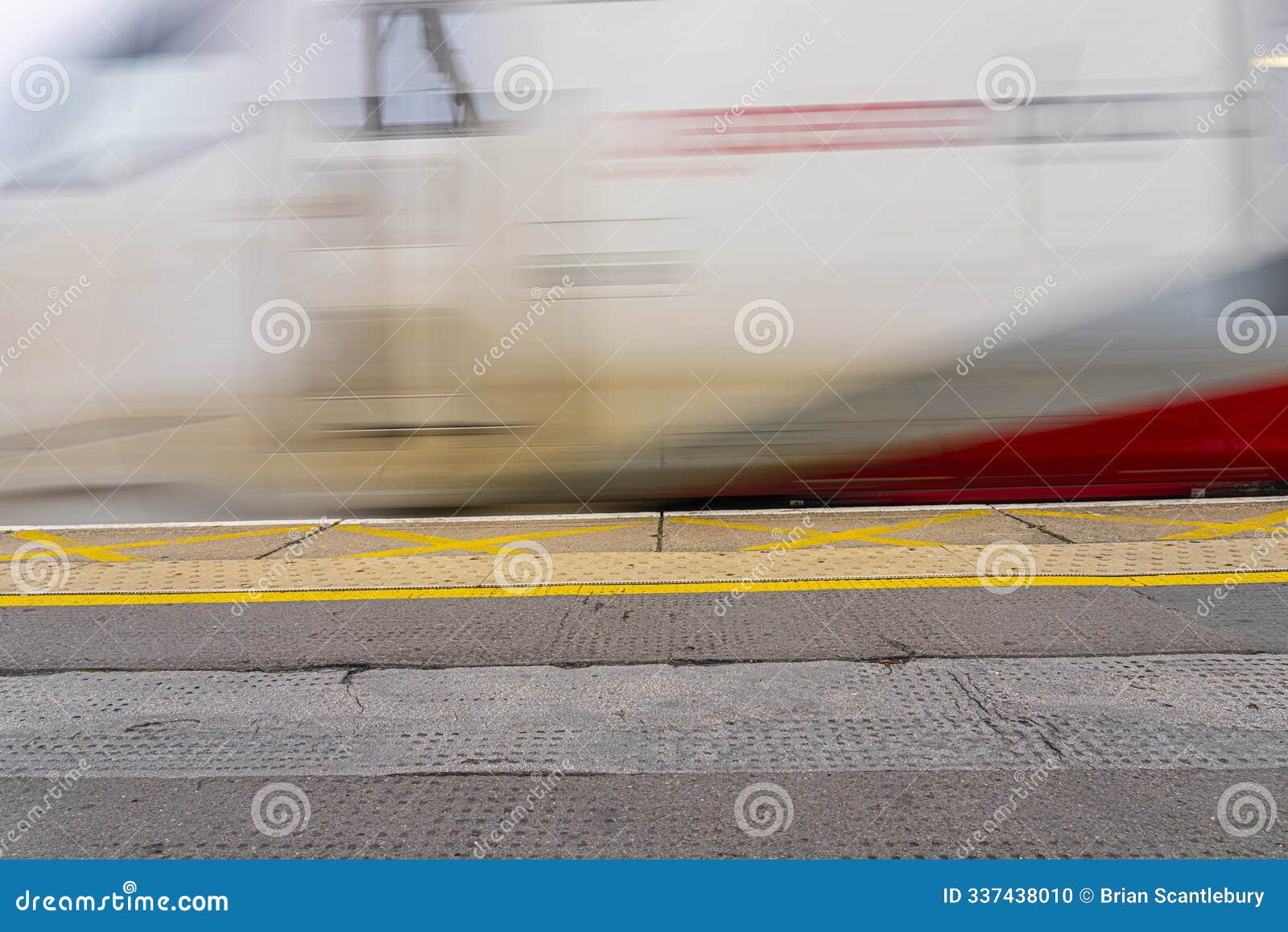 Yellow Edge Marking on Overground Railway Platform Stock Photo - Image ...