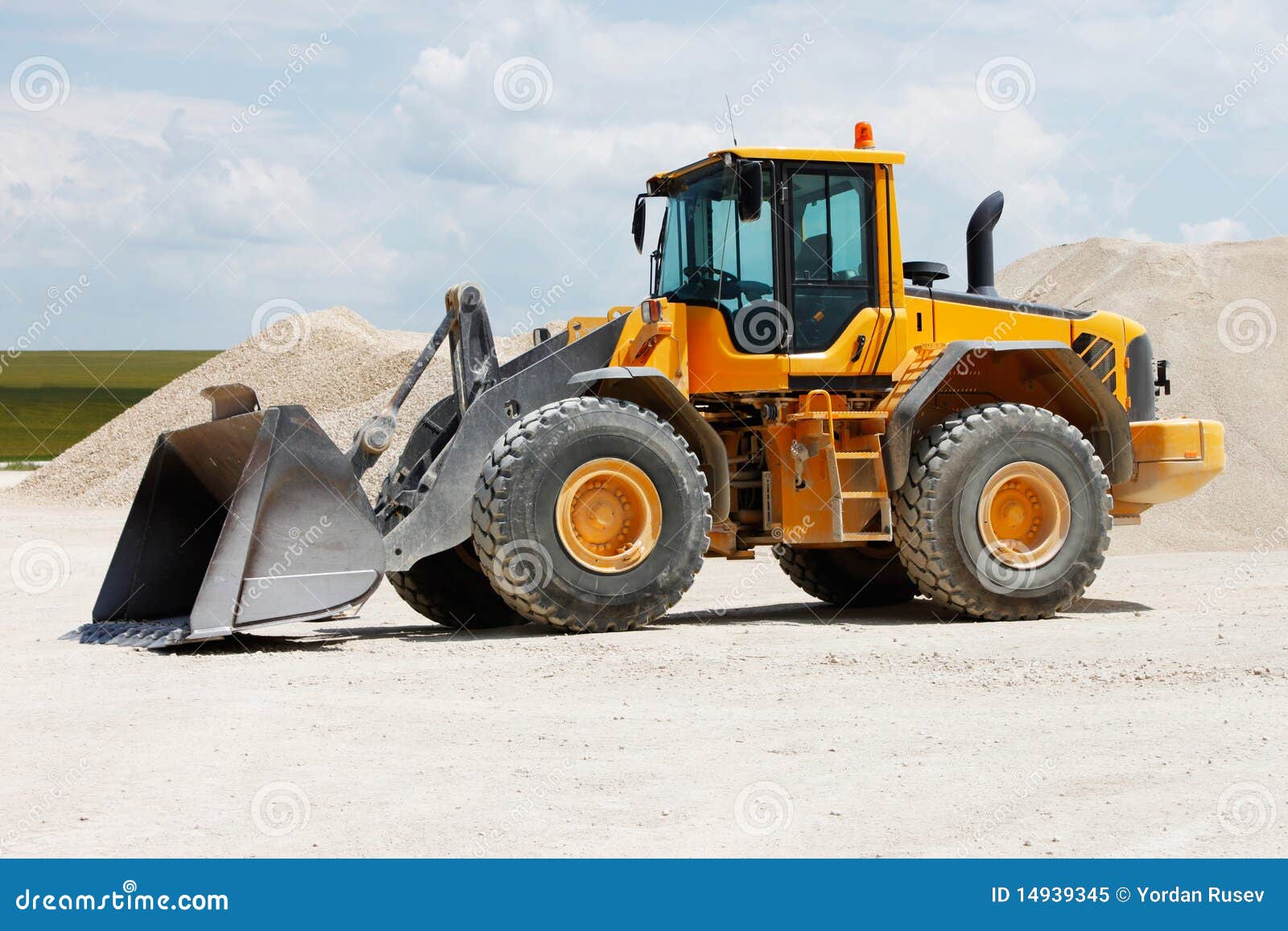 Yellow Excavator stock image. Image of bulldozer, heavy - 14939345