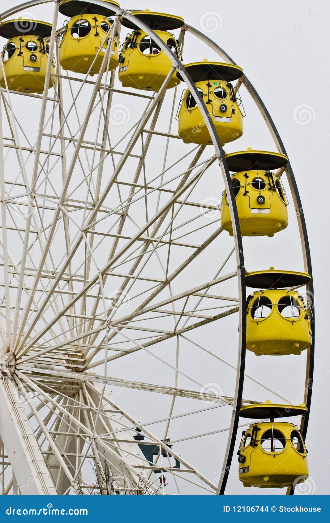 Yellow ferris wheel stock photo. Image of action, color - 12106744