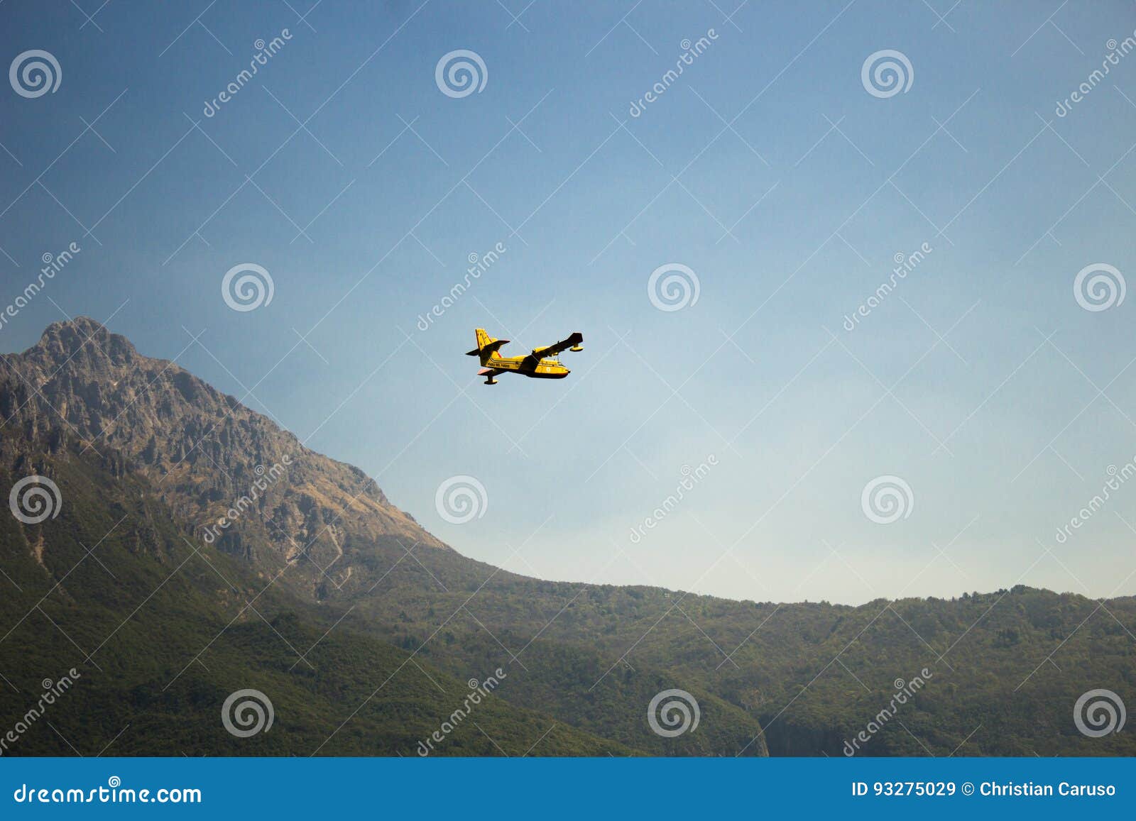 Yellow Firefighter plane editorial stock image. Image of rescue - 93275029
