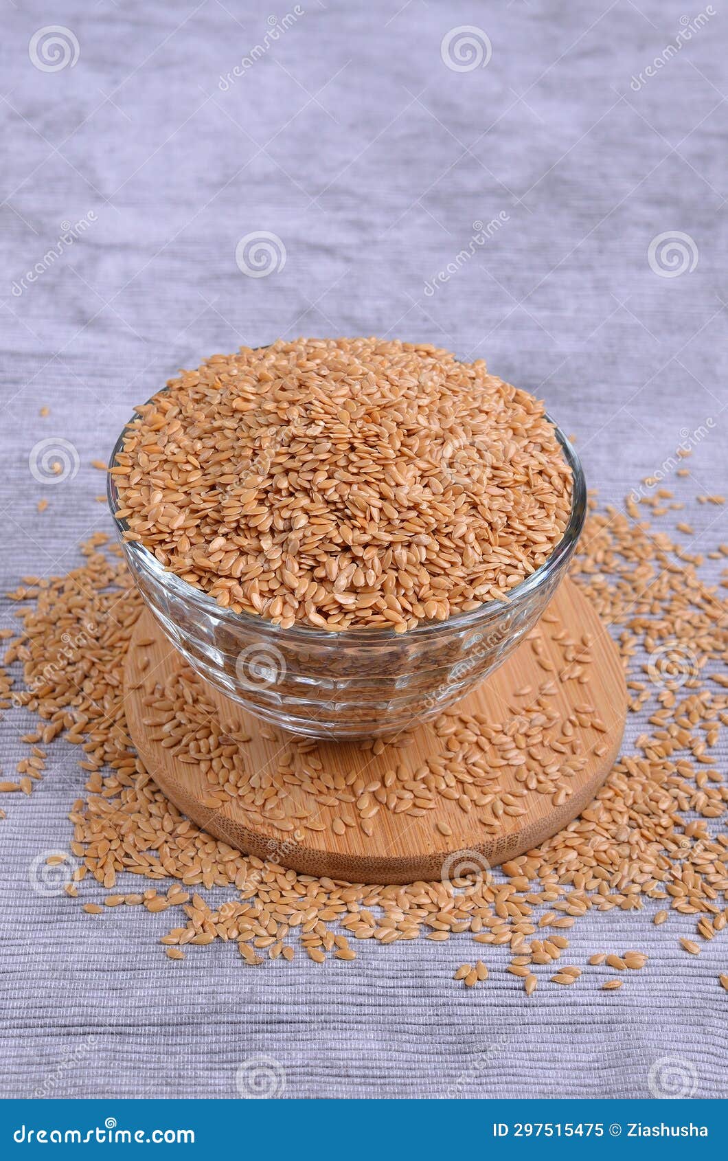 Yellow flax seeds stock image. Image of antioxidant - 297515475