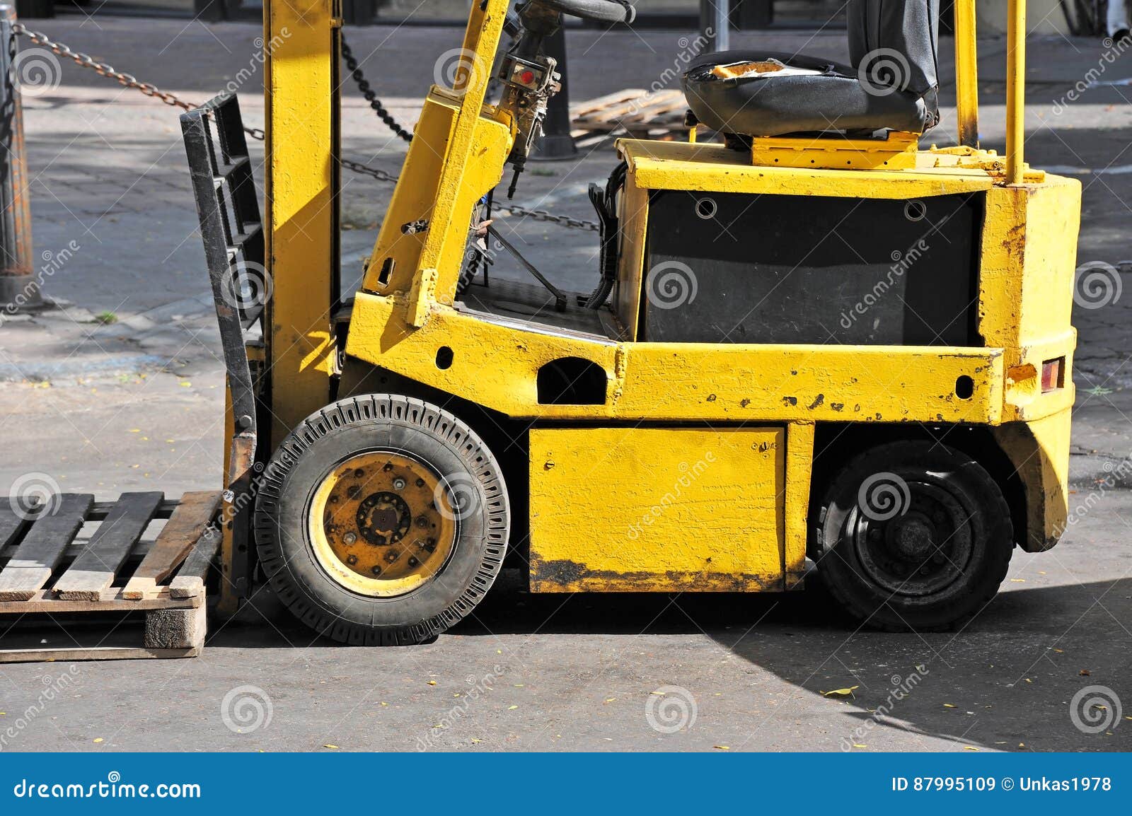 Yellow forklift truck stock image. Image of hoist, mover - 87995109