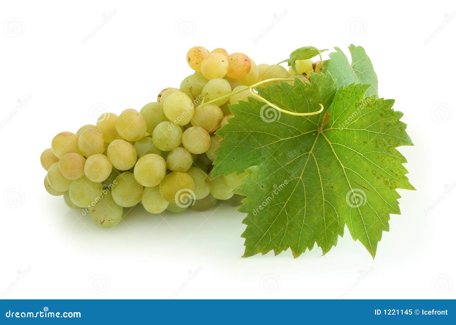 Yellow Grape Sultana Thompson Seedless Kishmish On White Background ...