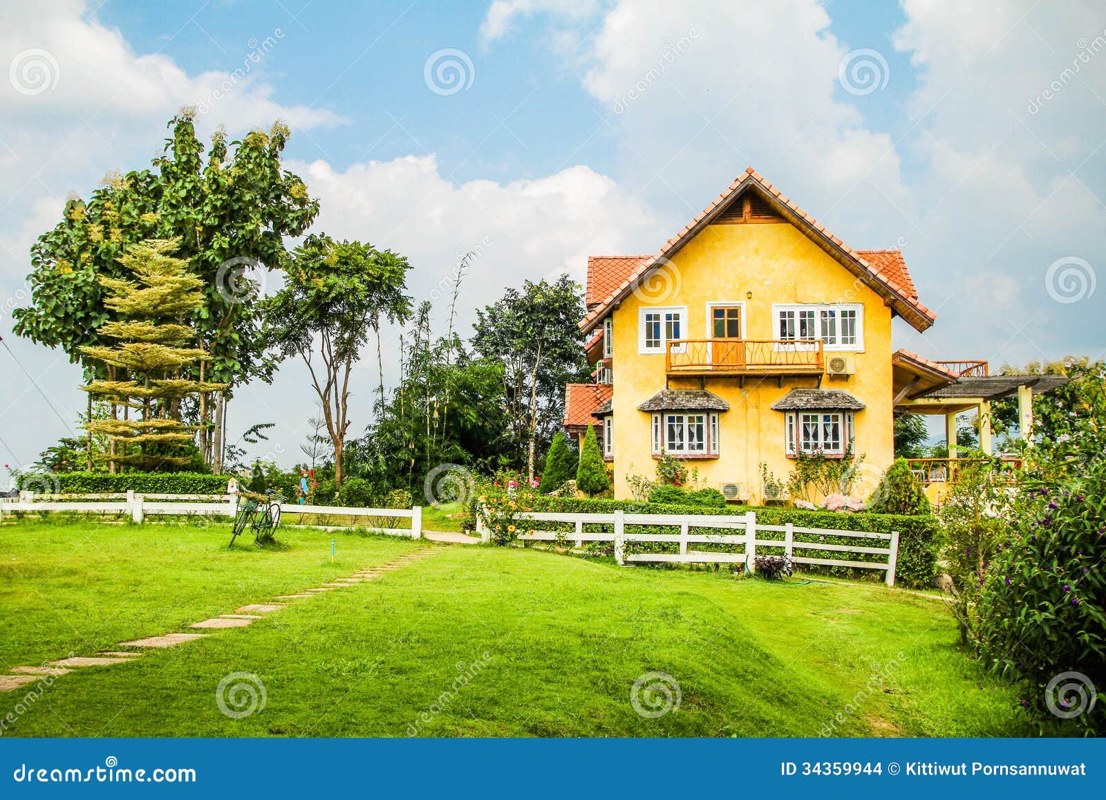 The Yellow House of Pai stock photo. Image of coffee - 34359944