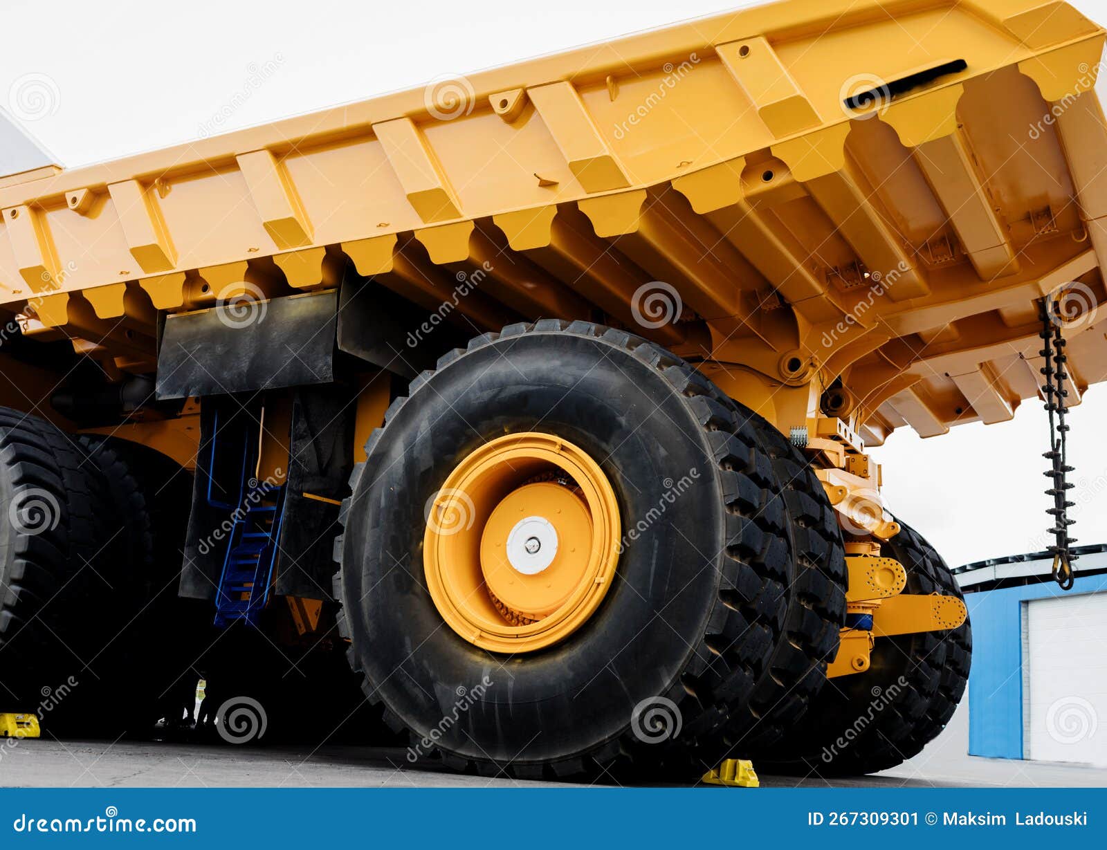 Yellow Industrial Dump Truck Stock Image - Image of industrial, quarry ...