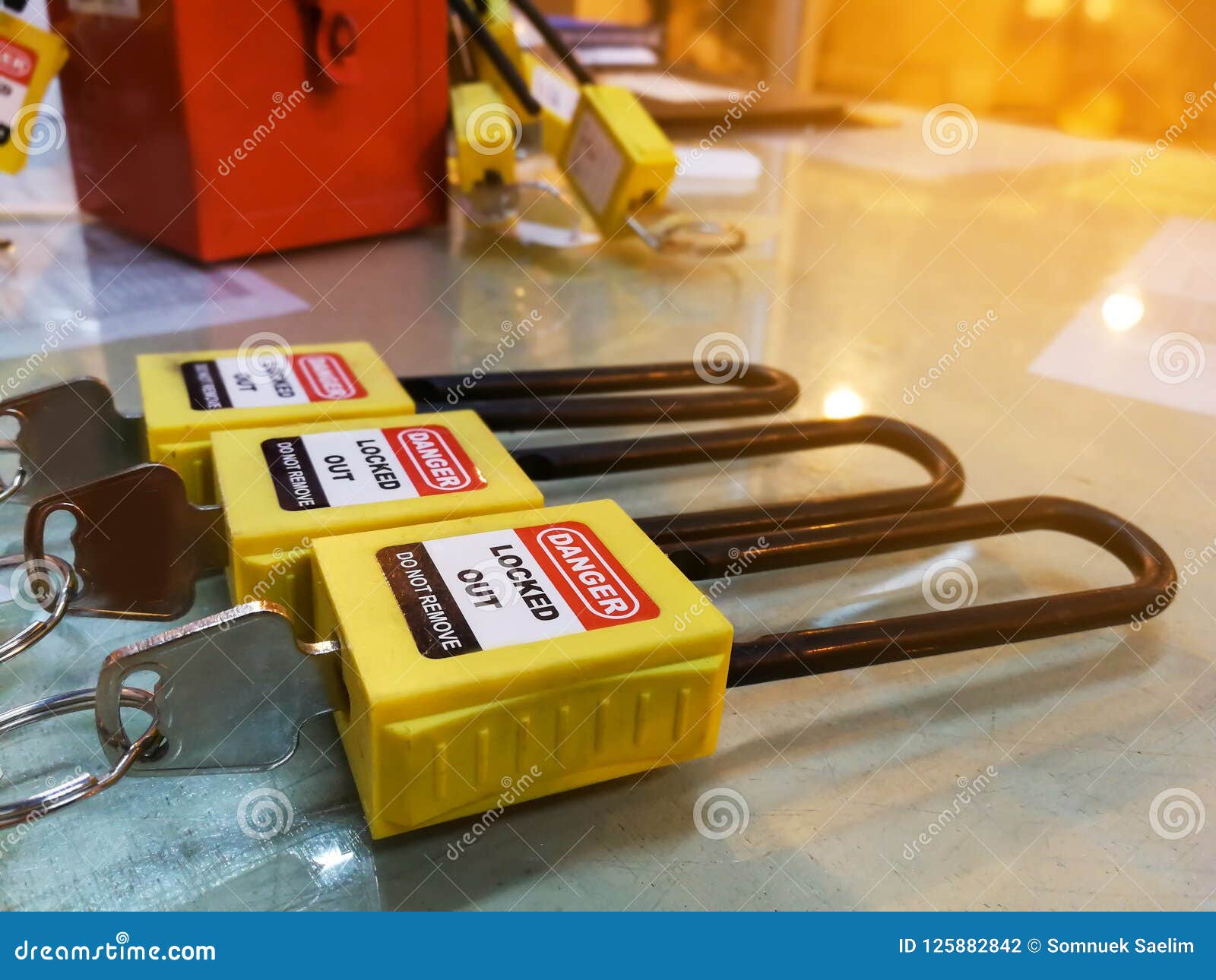 Yellow Key Lock and Tag for Process Cut Off Electrical,the Toggle T ...