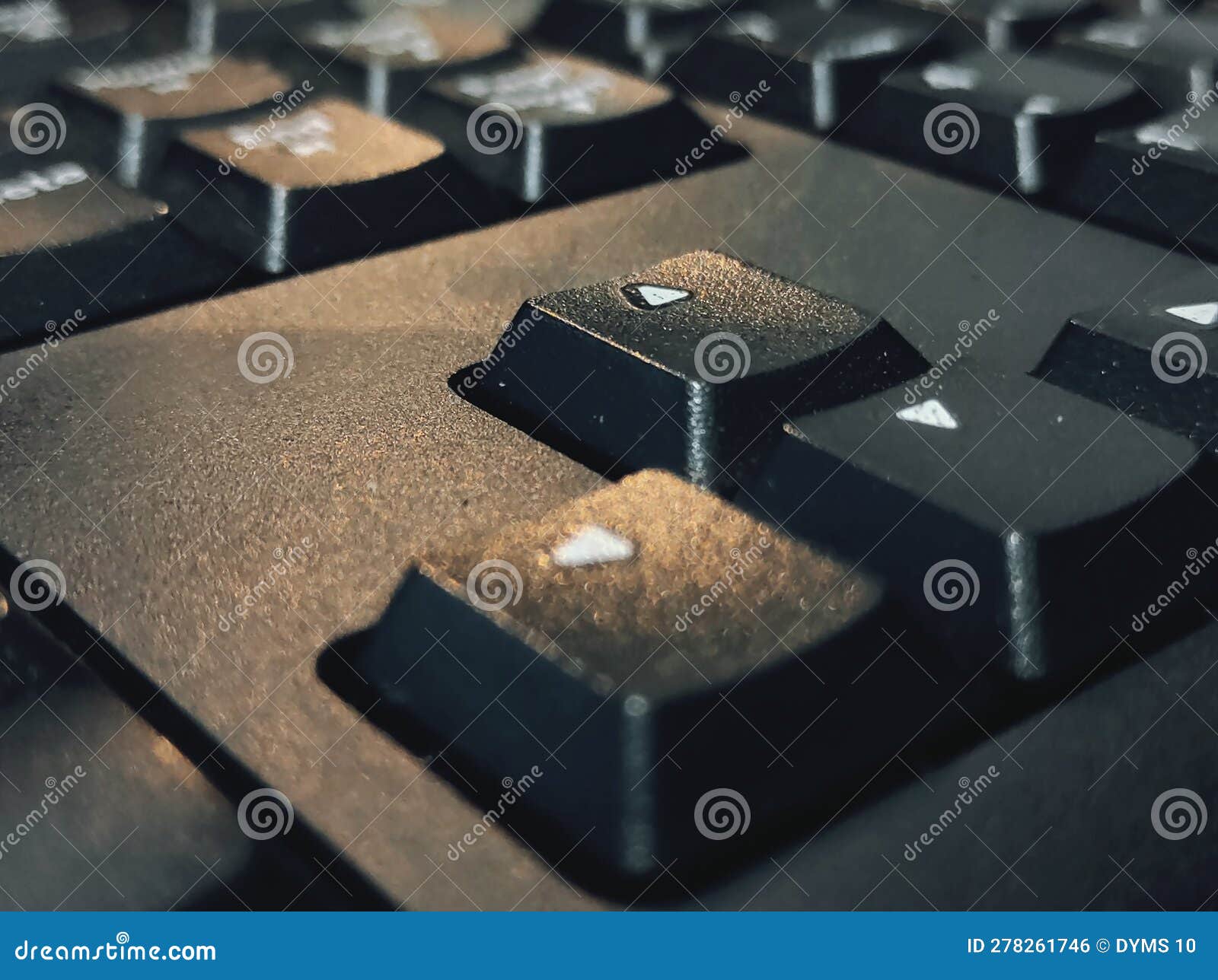 Yellow Light Reflection on the Keyboard Ilustrasi Stock Photo - Image ...