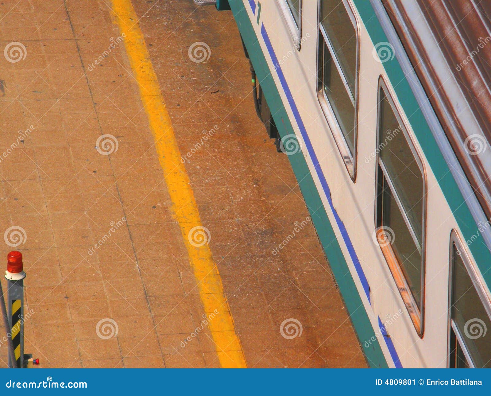 The Yellow Line Picture. Image: 4809801