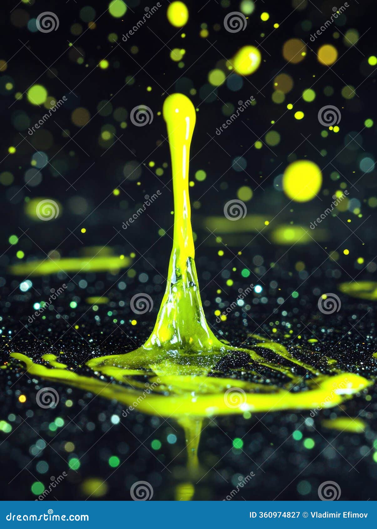 Yellow Liquid Reaction Experiment Stock Image - Image of chemistry ...