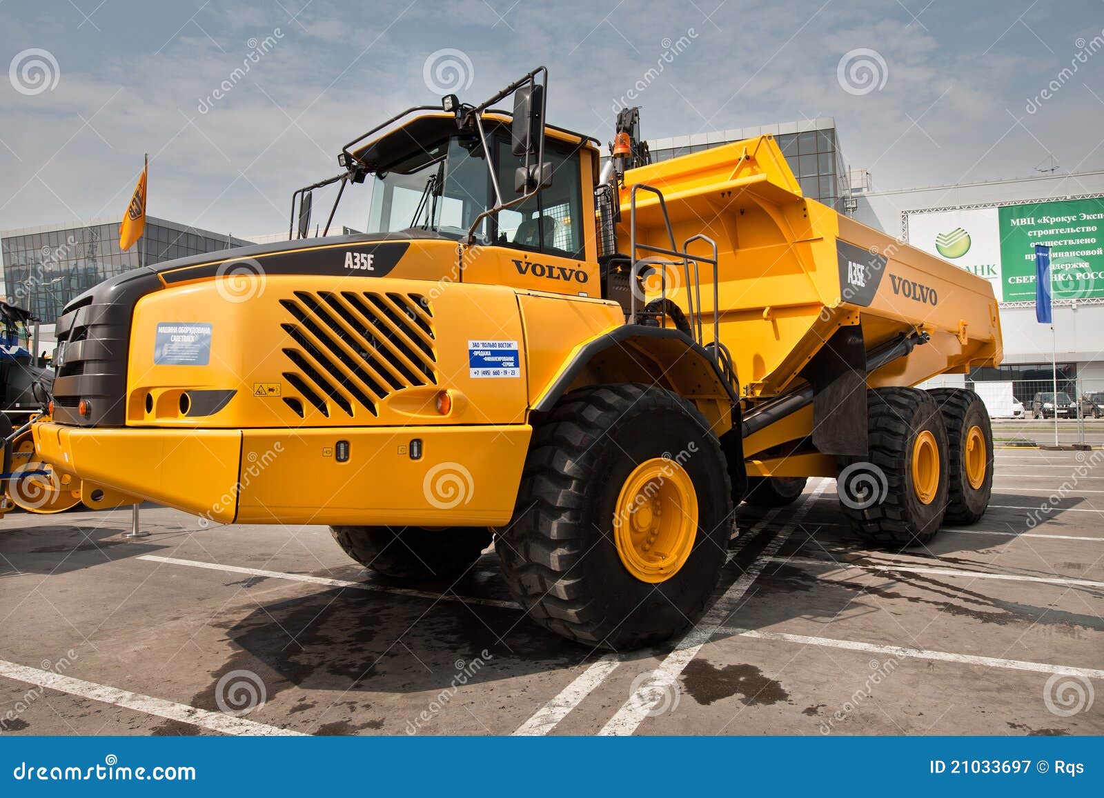 Yellow lorry truck editorial photography. Image of bright - 21033697