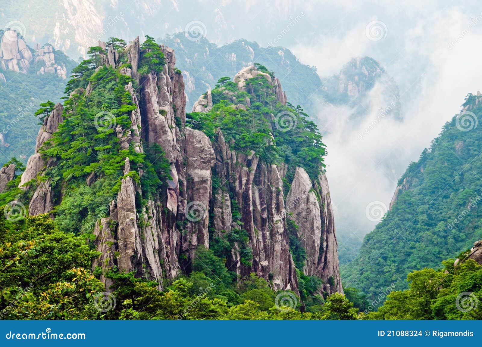 Yellow Mountain Huangshan stock photo. Image of asia - 21088324