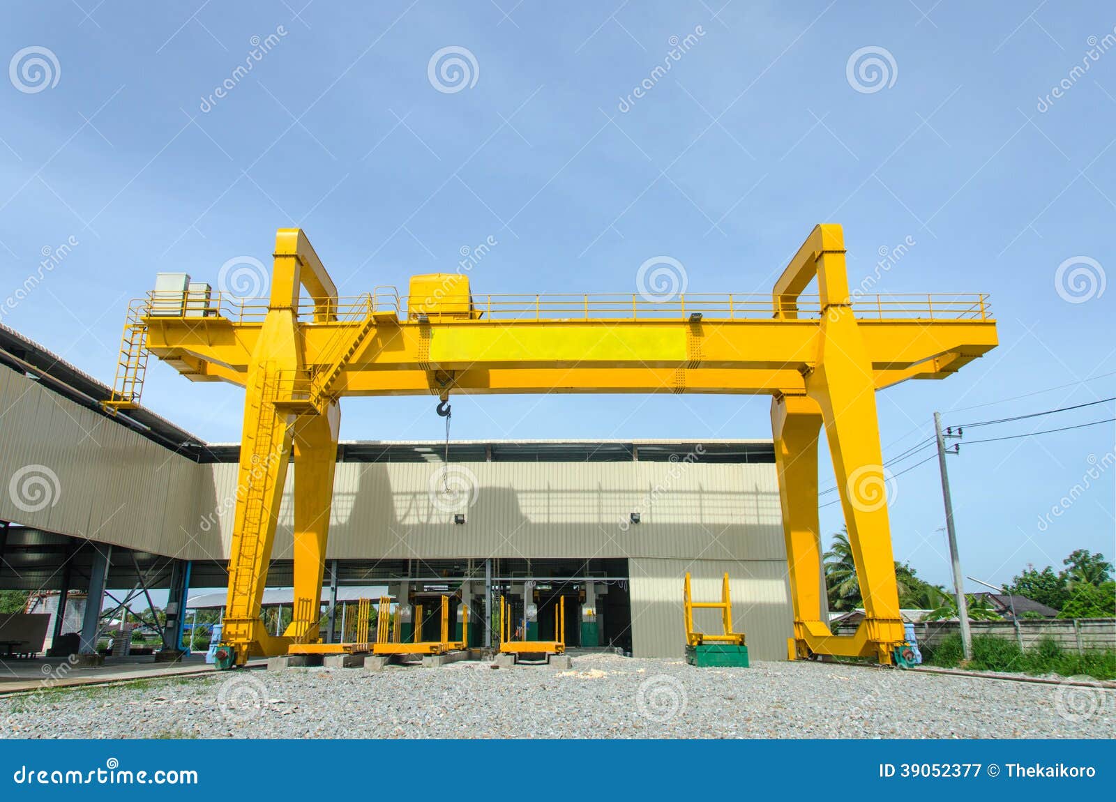Yellow overhead crane stock image. Image of strong, lift - 39052377