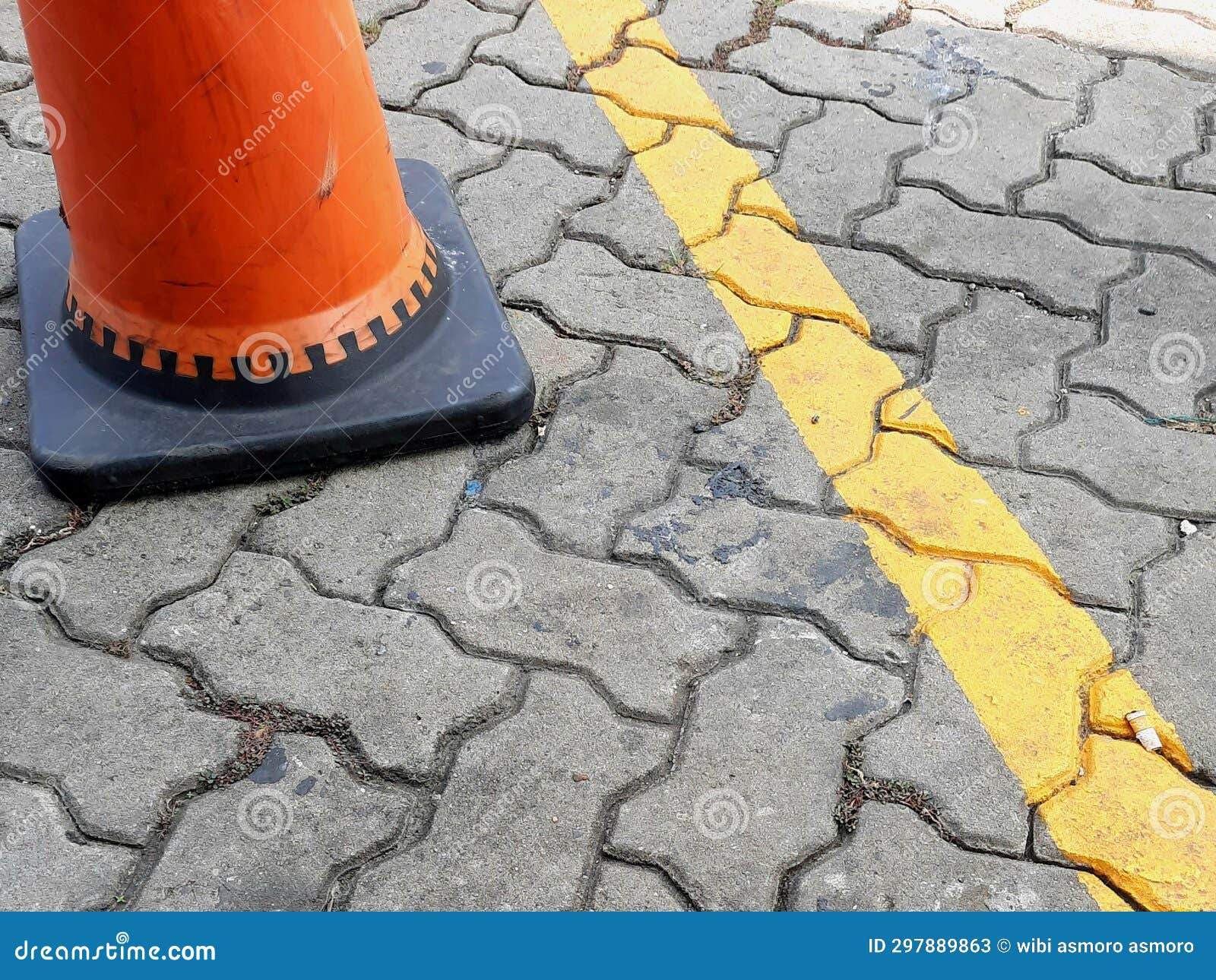 Yellow Parking Symbol For Loading And Unloading. Royalty-Free Stock ...