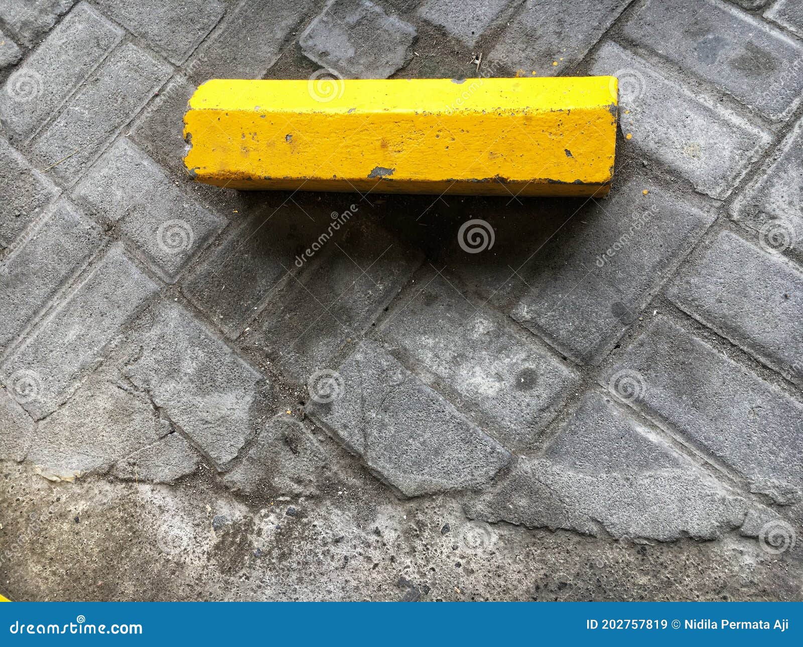 Yellow parking sign stock image. Image of symbols, yellow - 202757819