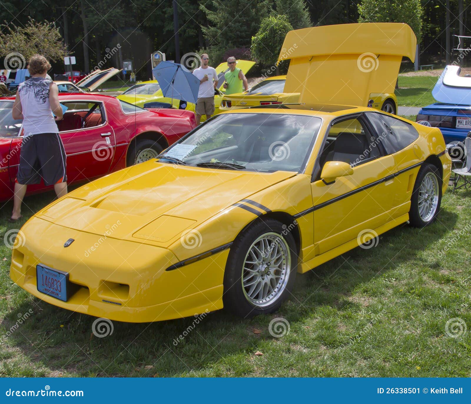 Yellow Pontiac Fiero editorial photo. Image of 1987, show - 26338501
