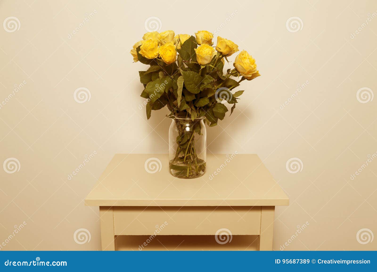 Yellow roses in vase stock image. Image of bouquet, erysipelas - 95687389