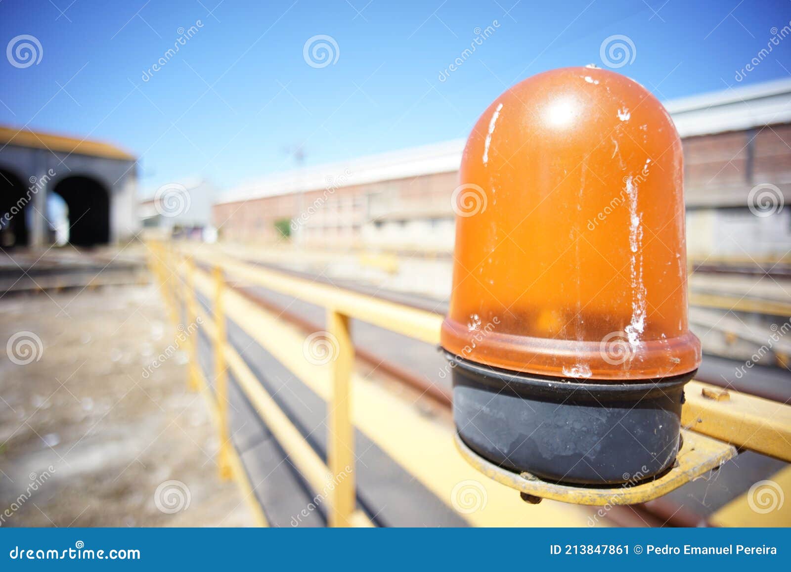Yellow Rotating Indicator Light for Moving Machines on the Right Side ...