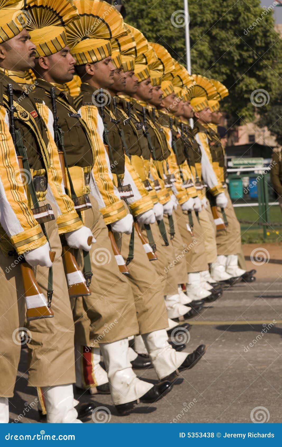 Yellow Soldiers editorial stock photo. Image of republic - 5353438